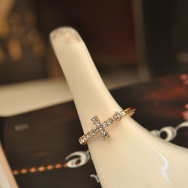 Cross Finger Ring Studded With Crystals [grzxy6700005] on Luulla